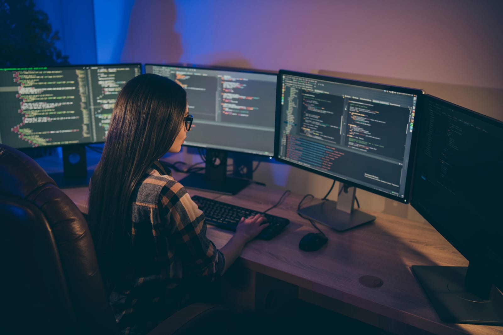 Software customizado X de prateleira: entenda qual é a melhor solução